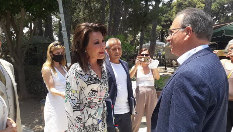 Στην Κρήτη η Γιάννα Αγγελοπουλου - Newshub.gr