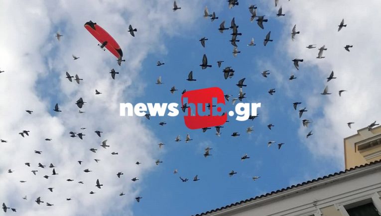 Ηράκλειο: Οι Αγιοι Βασίληδες πέταξαν πάνω από την πόλη! (φωτογραφίες ...
