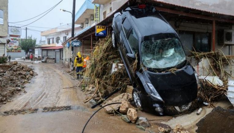 Μεγάλα ύψη βροχής και καταστροφές στην Κρήτη - Newshub.gr