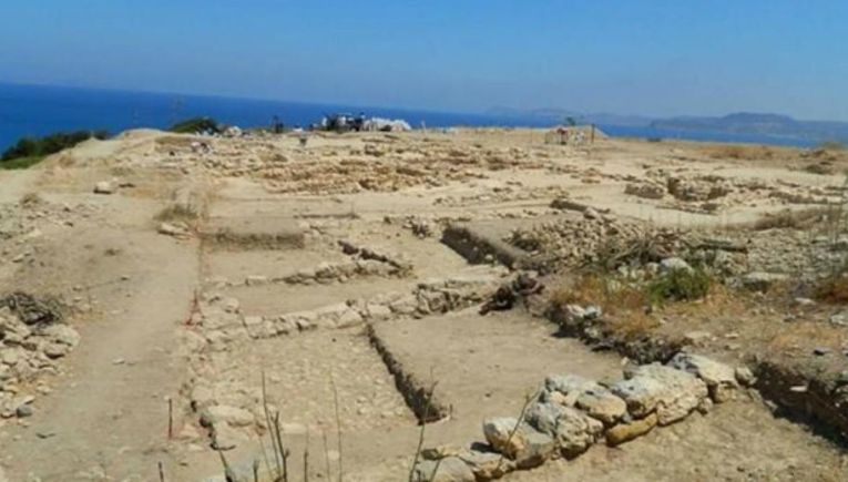 Kρήτη: Η εντυπωσιακή θυσία ταύρου σε νεκροταφείο στον Πετρά Σητείας και ...