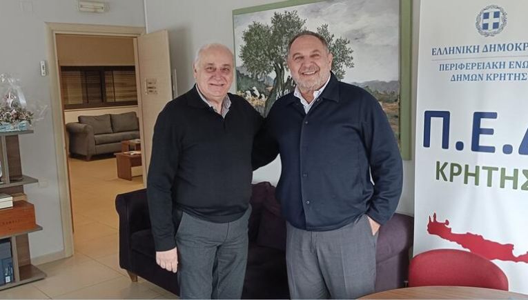 Ο Πρόεδρος της ΠΕΔ Κρήτης με τον Δήμαρχο Βιάννου - Newshub.gr