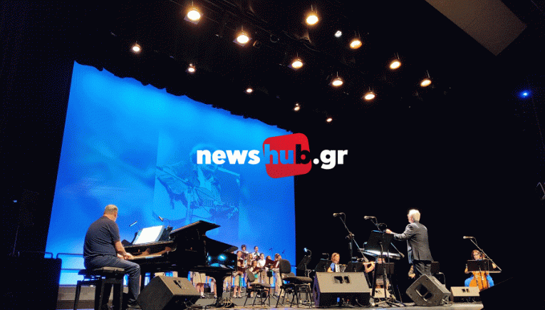 Ηράκλειο: «Μάγεψαν» οι «100 φωνές» που τραγουδησαν για το Μάνο Λοΐζο ...