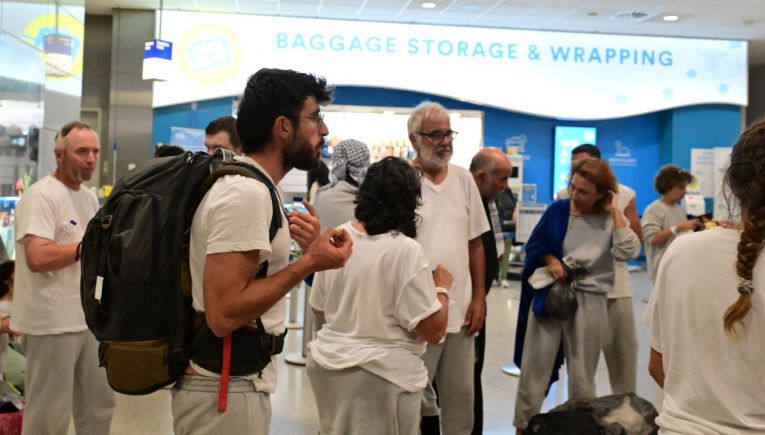 Ο γιος του Ευάγγελου Αποστολάκη ήταν στους 27 Έλληνες που συνελήφθησαν ...