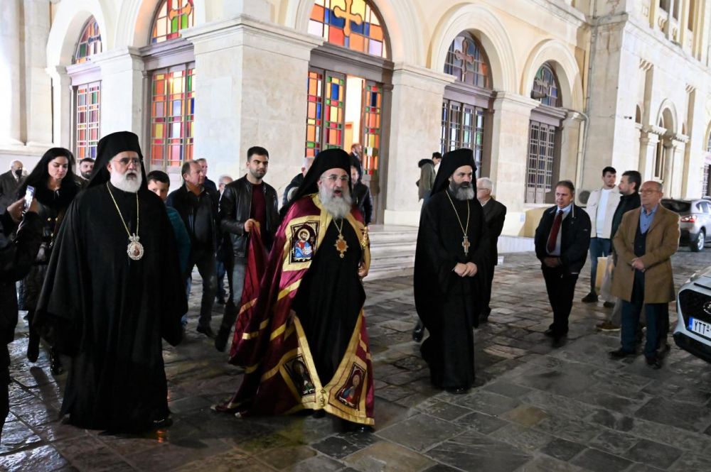 Ιερά Αρχιεπισκοπή Κρήτης: Η Πρωτοχρονιάτικη Βασιλόπιττα και οι ευχές ...