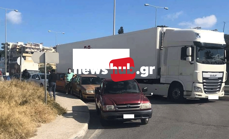 Ηράκλειο: «Έμφραγμα» στο δρόμο προς το ΙΚΑ - Πάρκαρε και μπλόκαρε τα ...