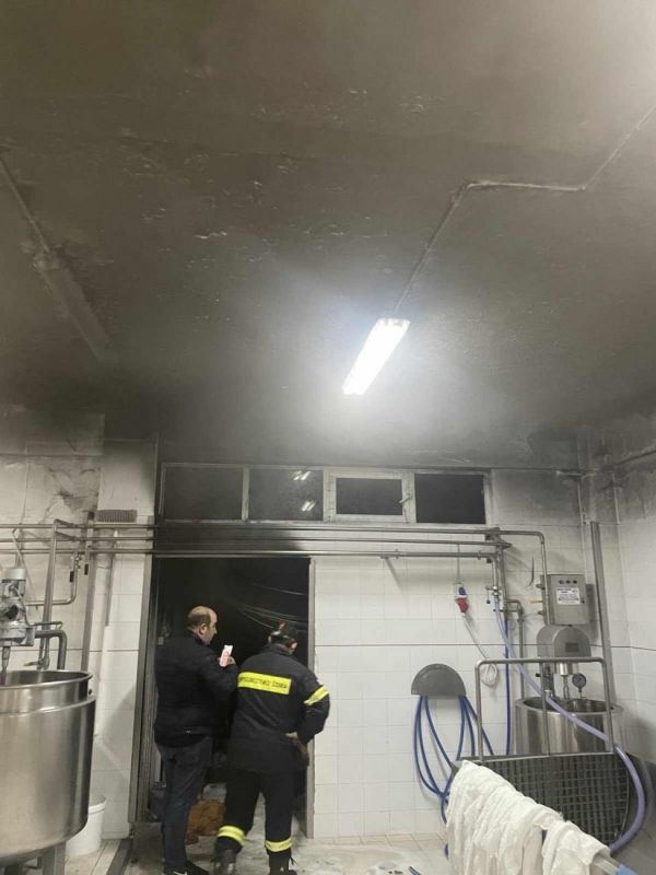 Ηράκλειο: Φωτιά ξέσπασε σε πολύ γνωστό τυροκομείο (Φωτο) - Newshub.gr