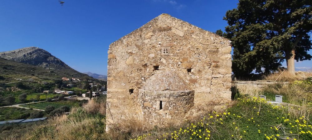 Μεσαρά: Ερειπωμένος ο ναός της Θεοτόκου στα Βασιλικά Ανώγεια (φωτο ...