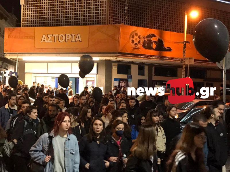 Ηράκλειο: Χιλιάδες πολίτες στους δρόμους για τα θύματα του δυστυχήματος ...