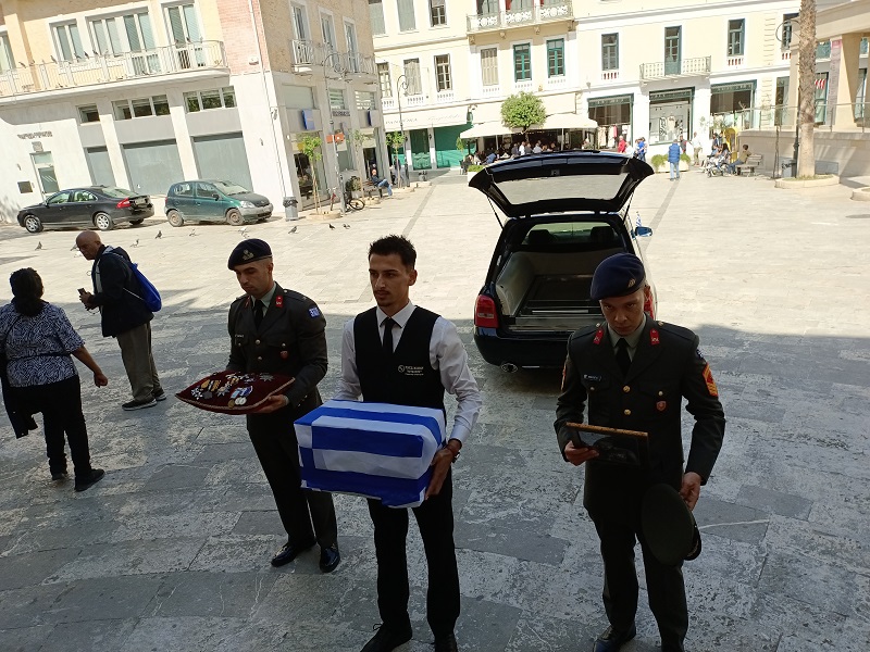 Σε κλίμα συγκίνησης τρισάγιο τιμής και μνήμης στον Αντιστράτηγο και τ ...