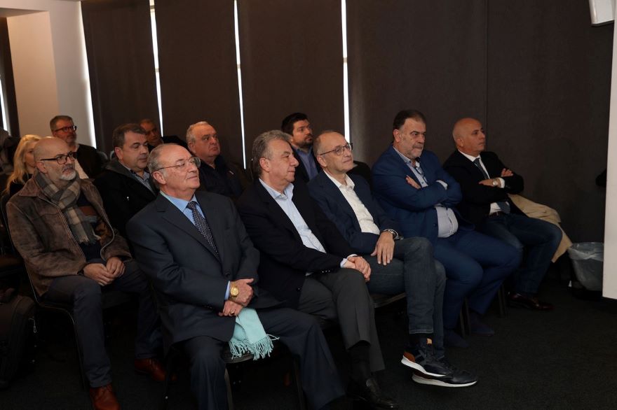 Τίμησαν τον Σταύρο Αρναουτάκη για την προσφορά του στο μπάσκετ της ...
